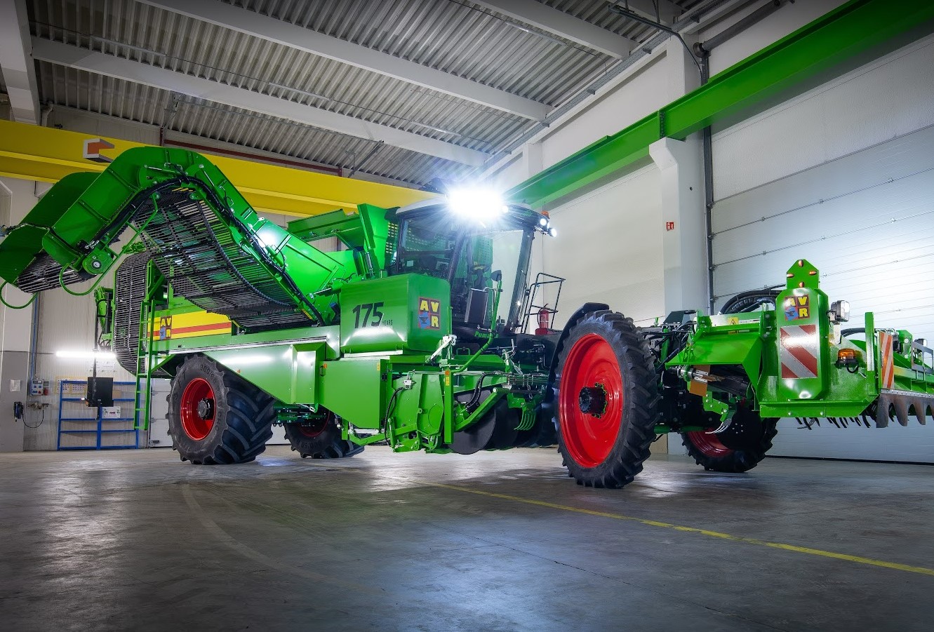 Limited edition self-propelled harvester - British Potato